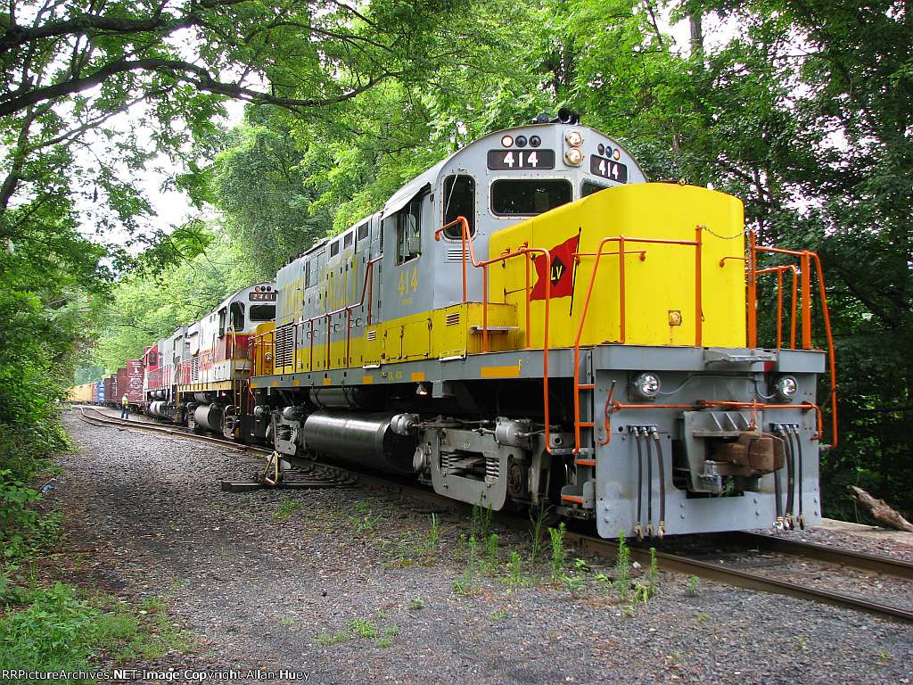 DL 414 first day in freight action on the DL